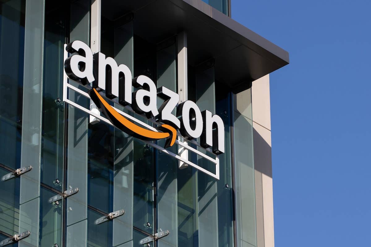 Amazon's Glass Hummingbird Feeder Has 8k Perfect Reviews - Parade Pets