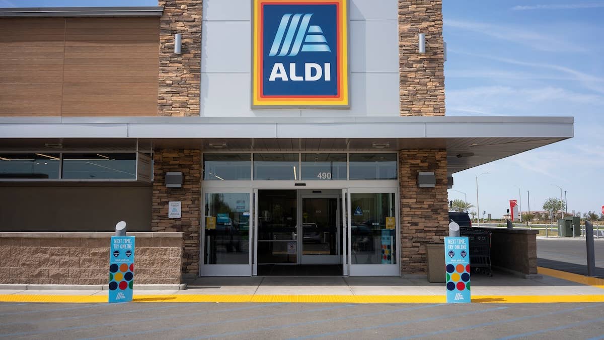 Aldi Is Selling a $1 Mother’s Day Card for Dog Moms - Parade Pets