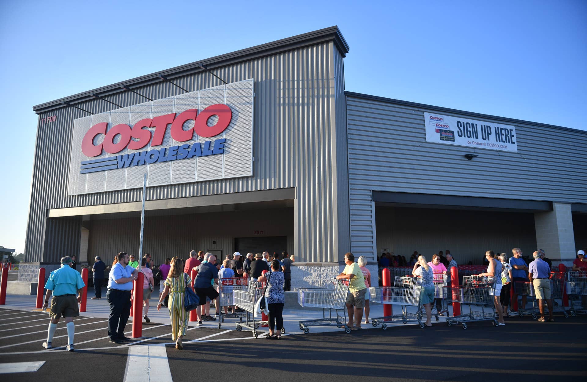 Is Costco Open on Thanksgiving? 2025 Holiday Hours - Parade Pets