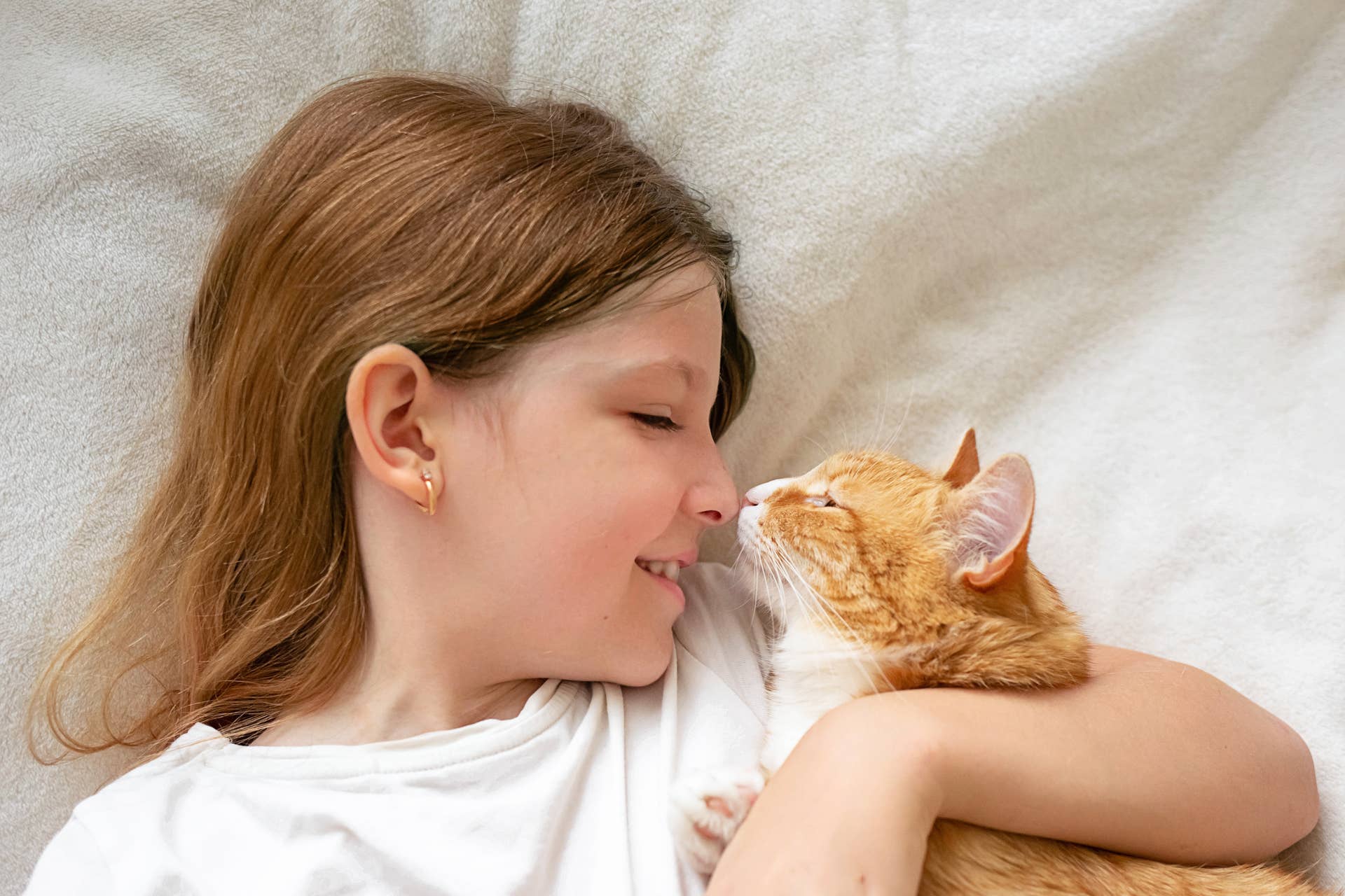 Little Girl Reunites With Lost Kitten in Miracle Moment - Parade Pets