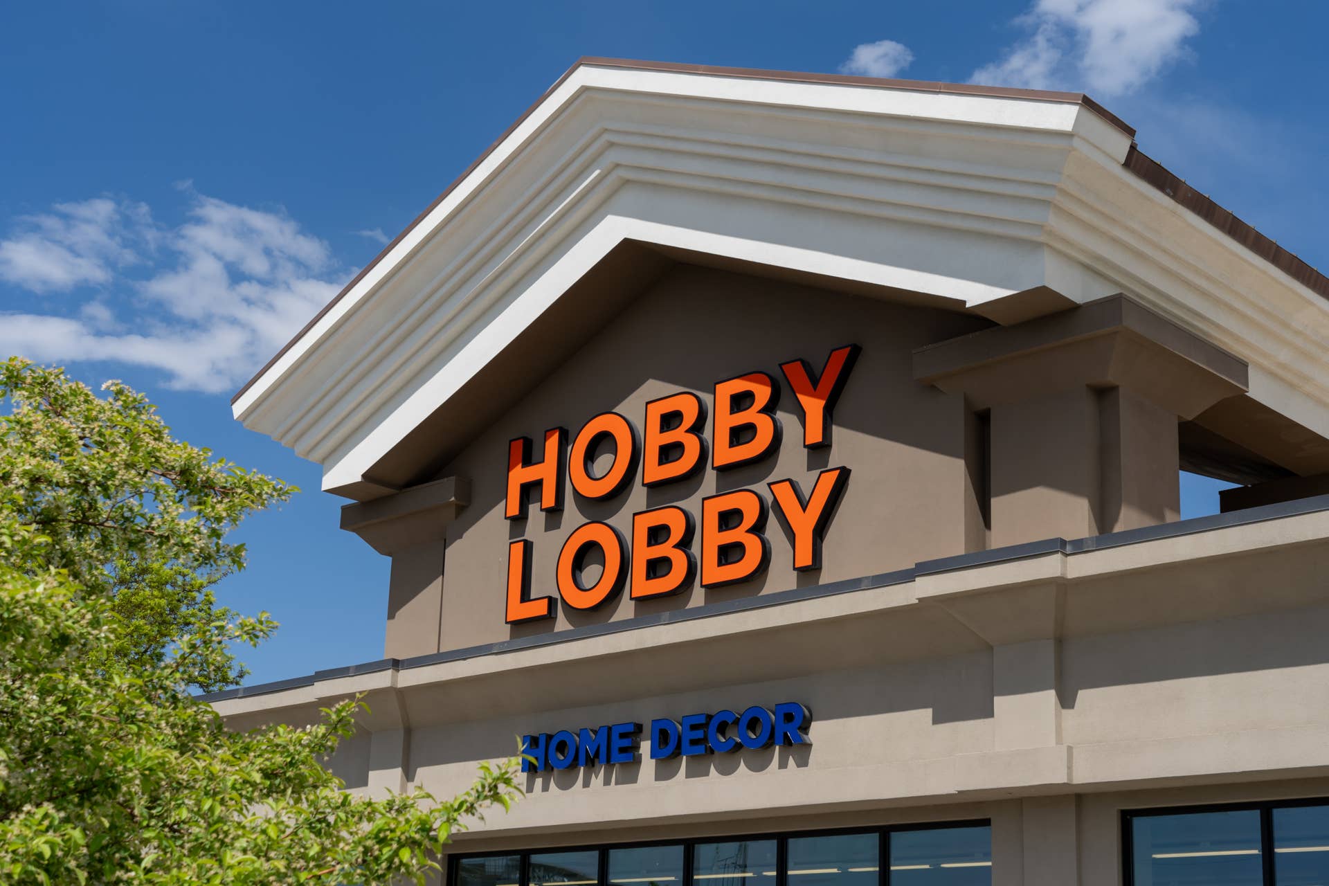 Hobby Lobby's $12 Bird Feeder Is a Beautiful Garden Upgrade - Parade Pets