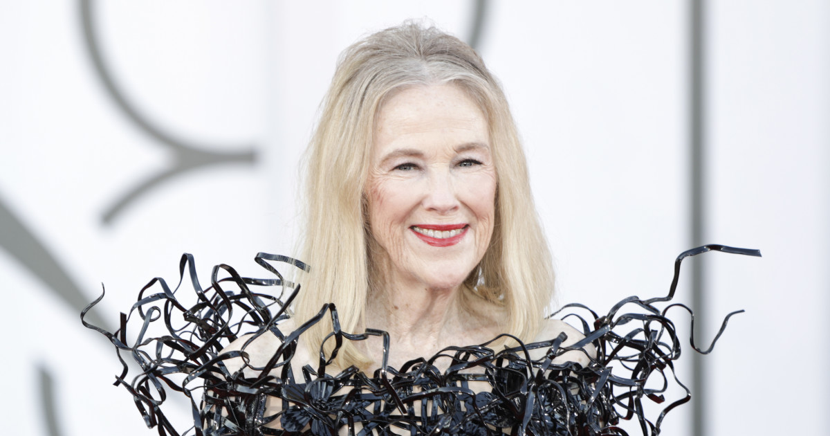 Catherine O'Hara's Co-Star Recruits Dog to Pay Tribute To Her - Parade Pets