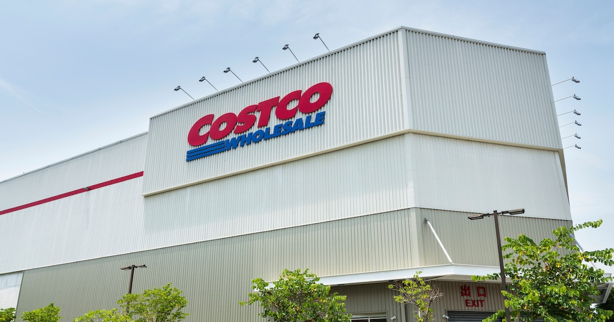 Costco Is Selling a 'Warehouse-Themed' Cat Scratcher Complete with Its ...