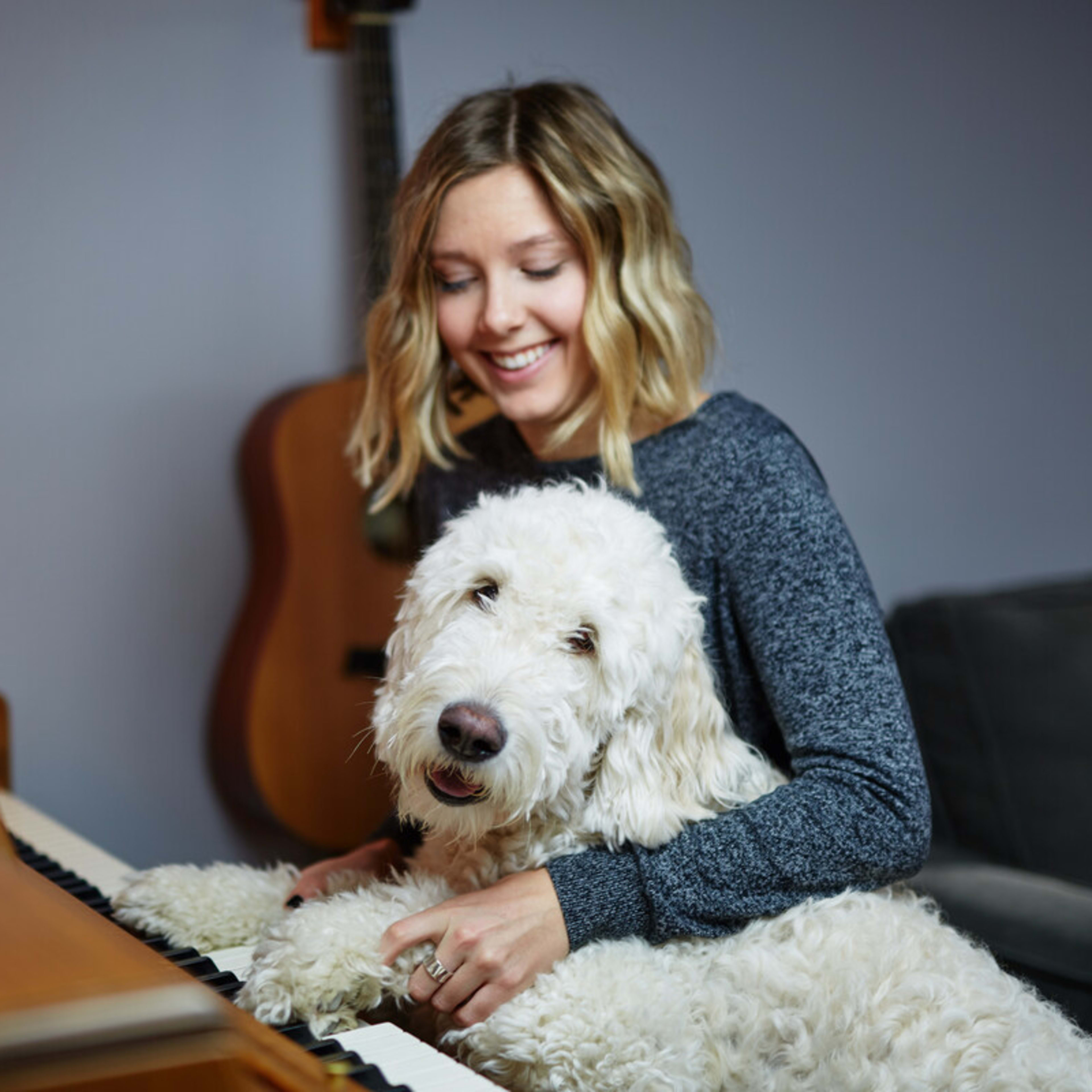 Goldendoodle's Special Piano Performance Gives Alicia Keys a Run for ...