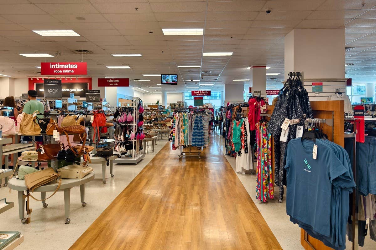 25 Best Dog-Friendly Stores in the U.S. - Parade Pets