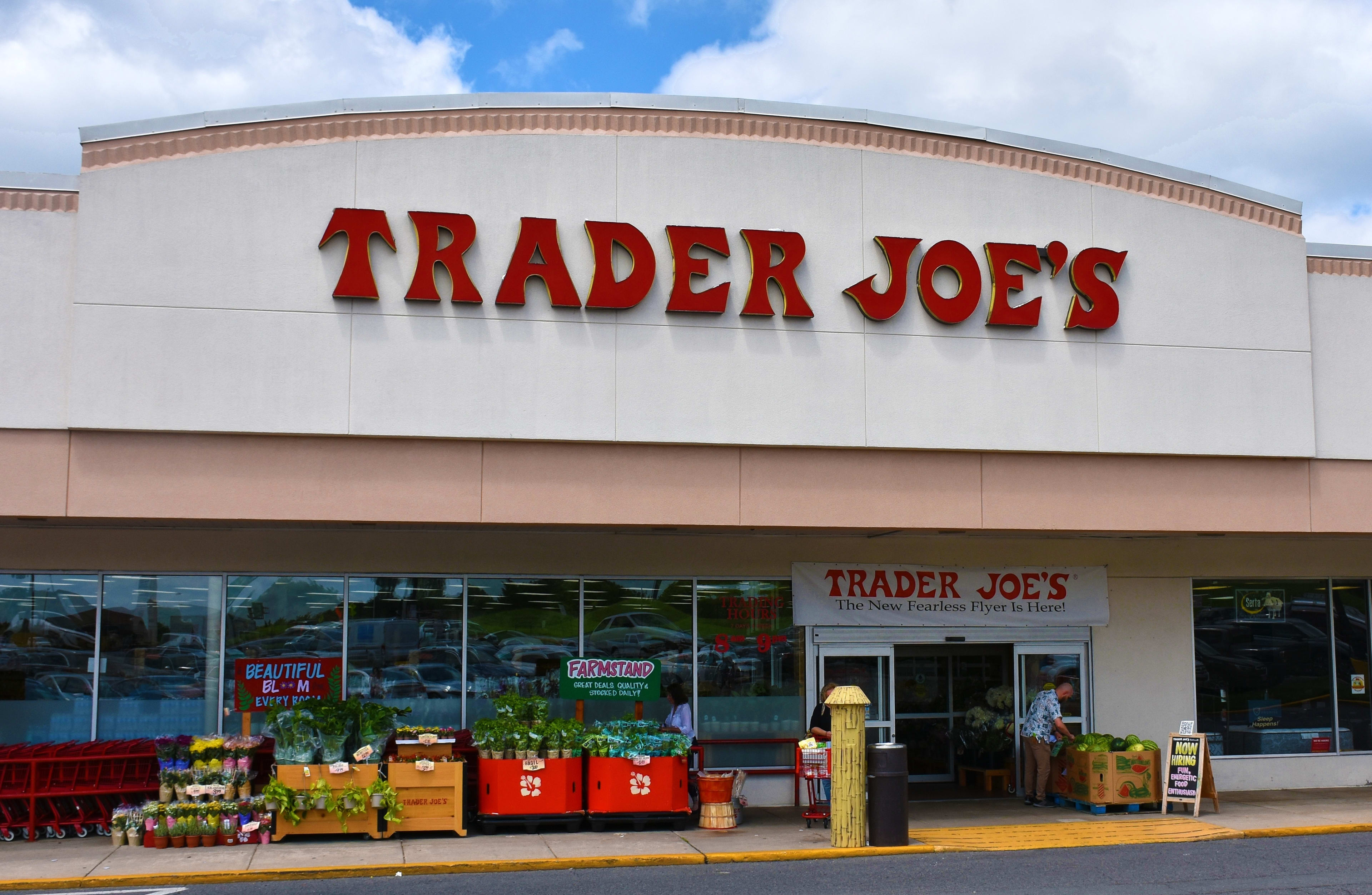 Is Trader Joe's Open on New Year's Day? 2026 Holiday Hours - Parade Pets